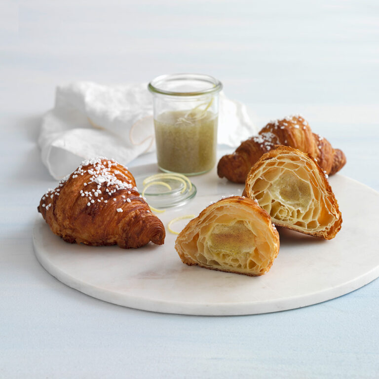 Økologisk citron croissant med citronmarmelade og perlesukker ...
